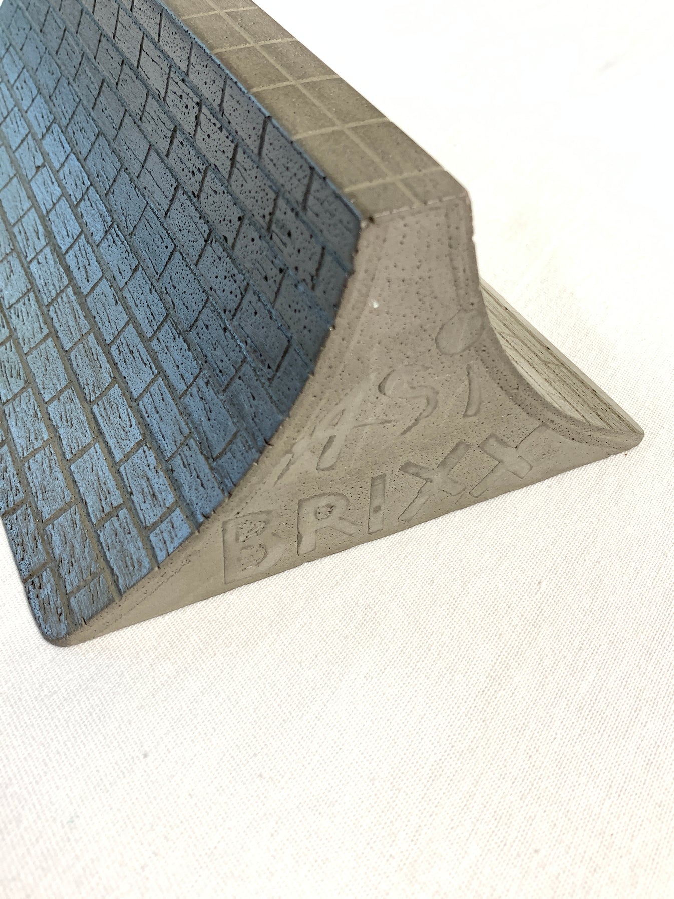 Big Spine – ASI Berlin Shop